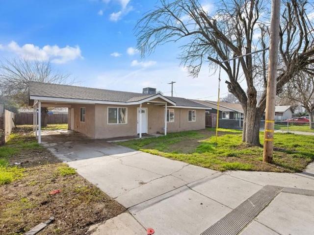9665 Home Ave, Hanford, CA 93230