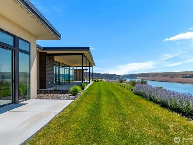 9665 Ridgeview Dr NW, Quincy, WA 98848