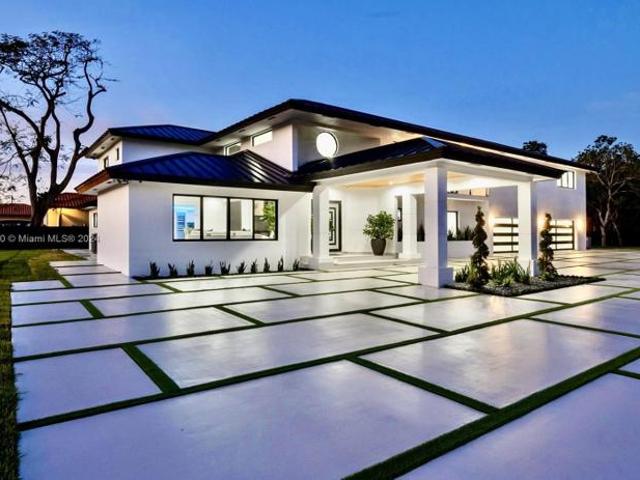 9669 SW 96th St, Miami, FL 33176
