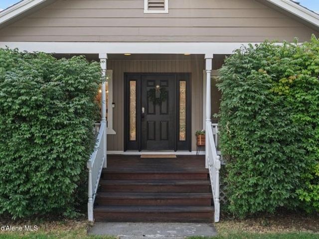 9660 N Melrose St, Hayden, ID 83835