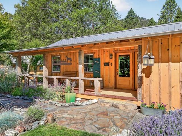 9662 Upper Applegate Rd, Jacksonville, OR 97530