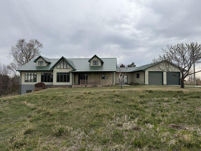 966 38 Rd, David City, NE 68632