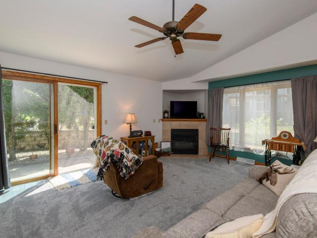 966 Bay View Cir