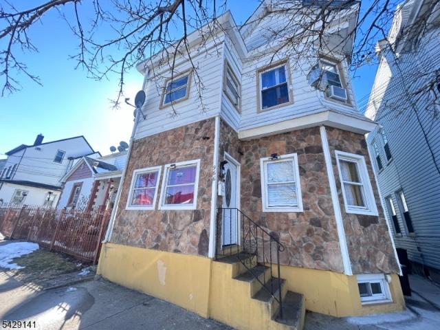 966 E 24Th St