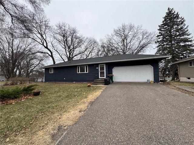 966 Oak Ridge Pt NE, Blaine, MN 55434