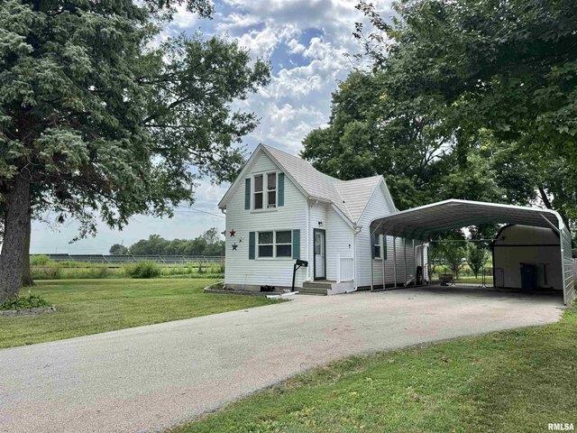 966 Locust St, Galesburg, IL 61401