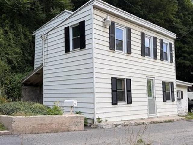 966 S Centre St, Pottsville, PA 17901