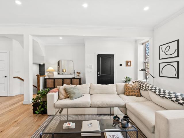 966 Summit Ave # 1
