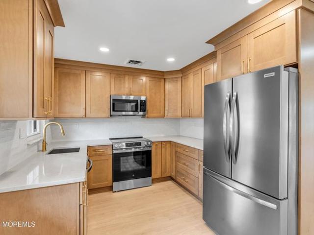 966B Argyll Cir, Lakewood, NJ 08701