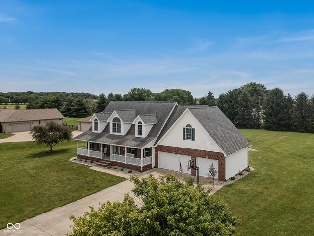 9675 E Katey Dr, Columbus, IN 47203