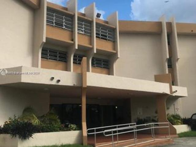 9678 Fontainebleau Blvd #111, Miami, FL 33172