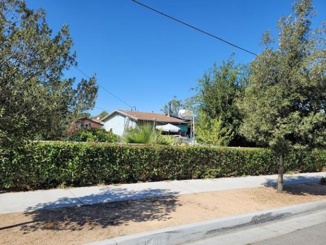 9678 5th Ave, Hesperia, CA 92345
