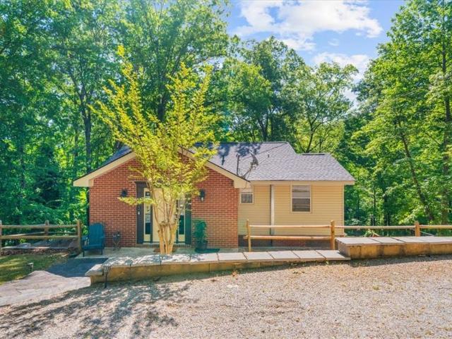 9670 Lee Circle
