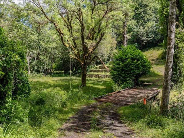 96710 Kentuck Way Ln, North Bend, OR 97459