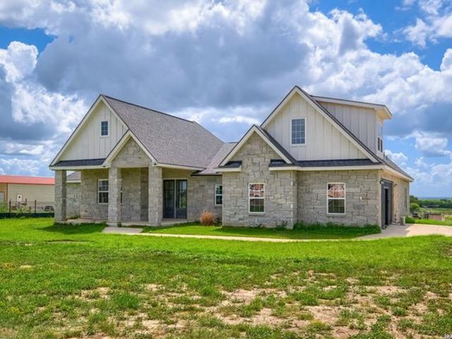 9671 Crow Ln, Adkins, TX 78101