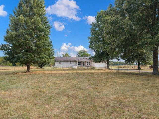 9671 Farm Road 2230, Cassville, MO 65625