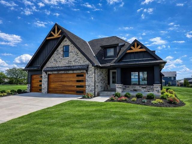 9673 Corydalis Ave, Saint John, IN 46373