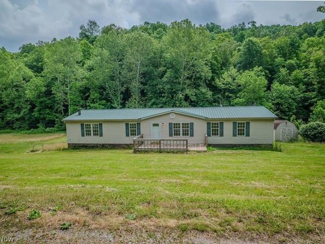 967 Buck Run Rd, Mineralwells, WV 26150