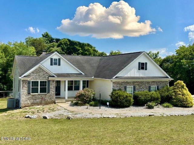 967 E Dumplin Valley Rd