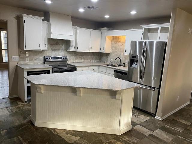 967 Honeysuckle Drive