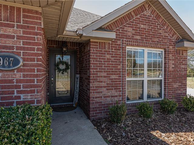 967 Meadowlands Drive