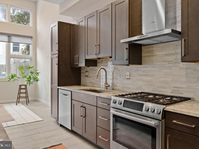 967 N Randolph St, Philadelphia, PA 19123 | MLS #PAPH2586 | Compass