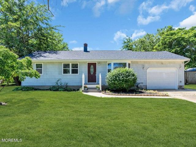 967 Raleigh Dr, Toms River, NJ 08753