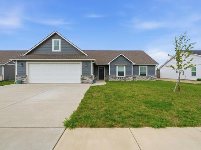 9685 Heather Ln, Manhattan, KS 66502