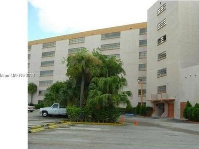 9688 Fontainebleau Blvd #602, Miami, FL 33172