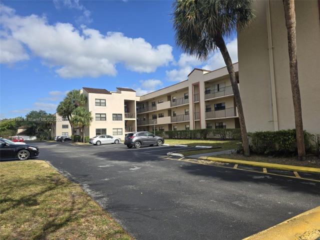 9688 Fontainebleau Blvd, Unit 409, Miami, FL 33172 | MLS #A11587
