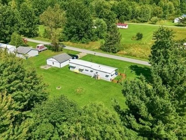 9689 Hollick St, Linesville, PA 16424