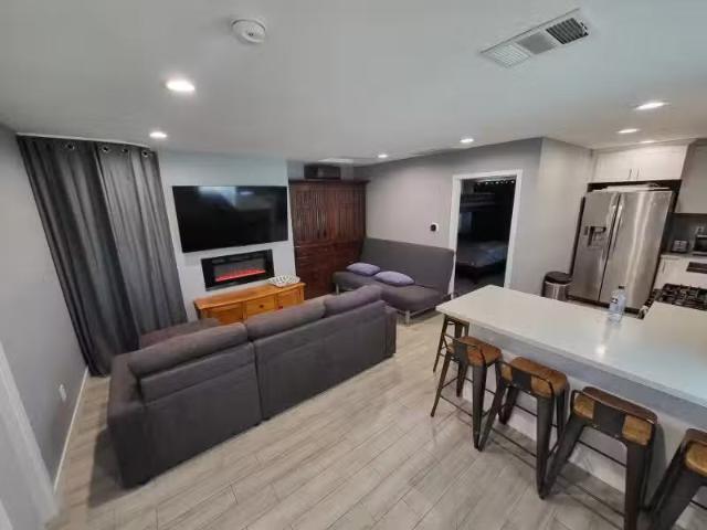 9680 Pacific Ave, Anaheim, CA 92804