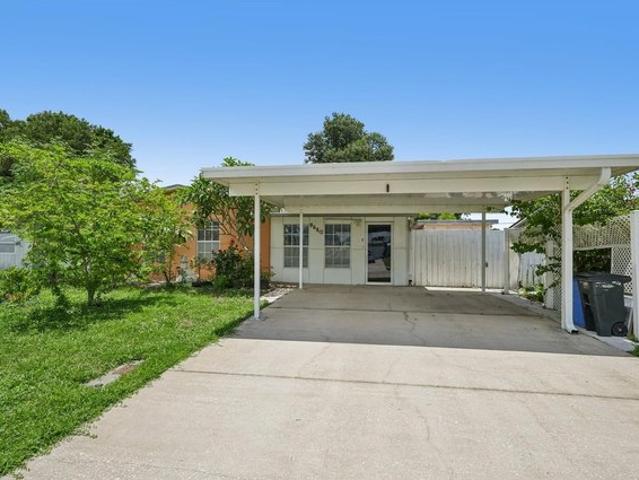 9680 Park Lake Dr N, Pinellas Park, FL 33782