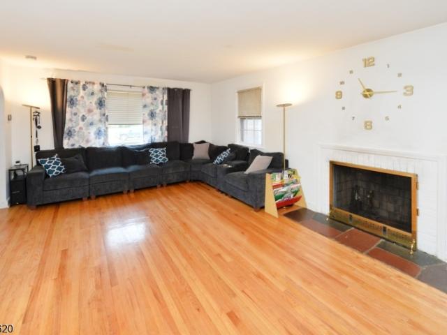 968 Byron Ave