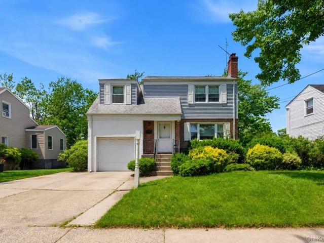 968 Glenwood Rd, West Hempstead, NY 11552