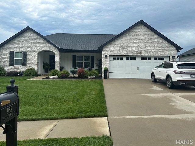 968 Lochinvar Ln, Cape Girardeau, MO 63701