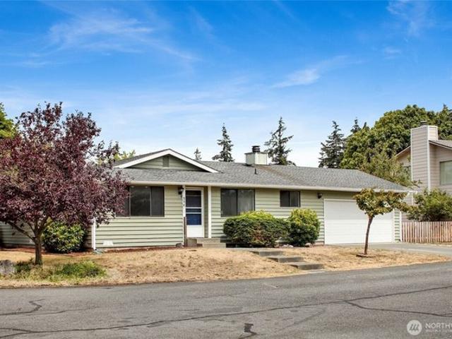 968 SW Kingma Ct, Oak Harbor, WA 98277