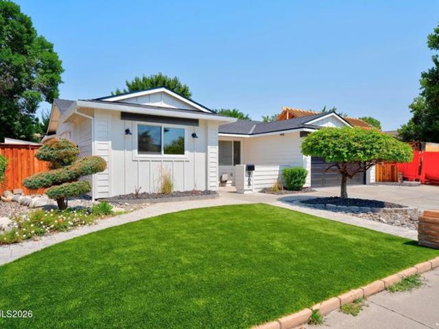 968 Pinewood Dr, Sparks, NV 89434