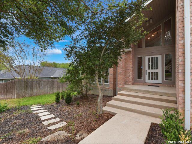 968 Queens Dr