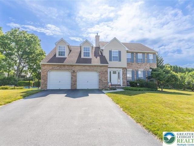 968 Rainbow Dr, Bethlehem, PA 18017