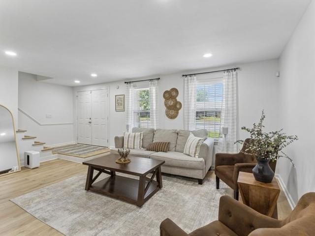 968 Todd Preis Dr, Nashville, TN 37221