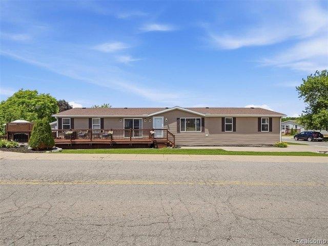 9695 Bloomsbury Cir, Salem, MI 48167
