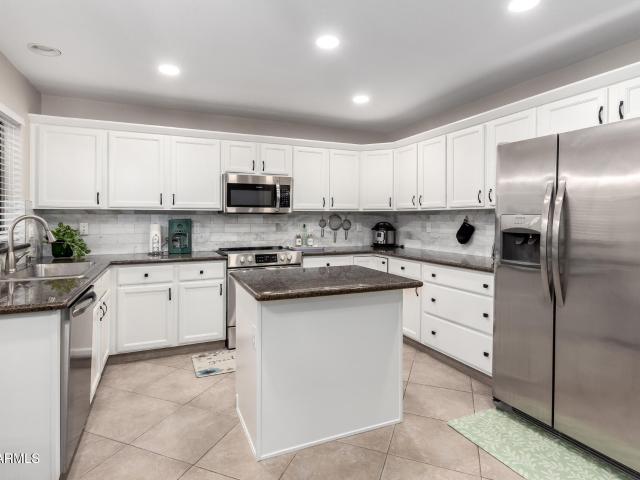 9696 e sheena drive