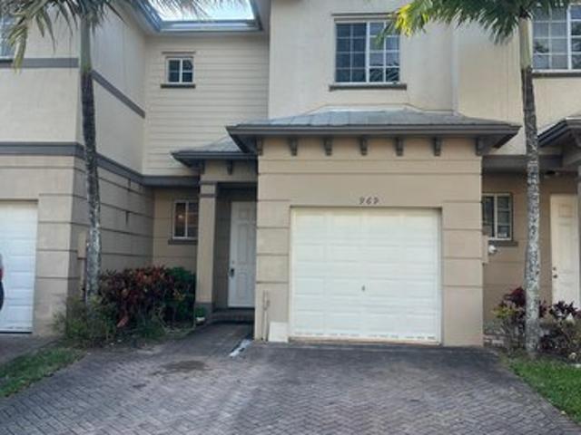 969 Abaco Ln, Riviera Beach, FL 33404