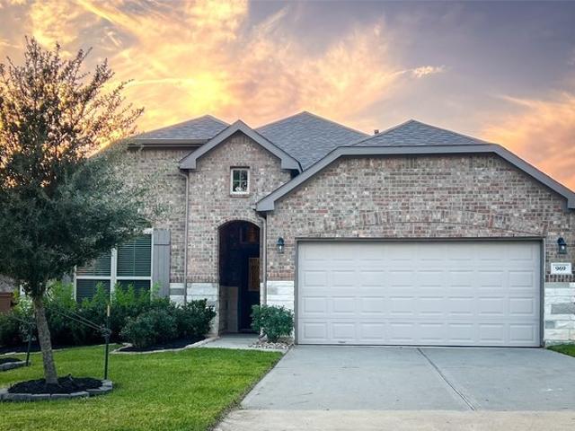 969 Golden Willow Ln, Conroe, TX 77304