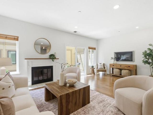 969 LA Mesa Ter Unit G, Sunnyvale, CA 94086