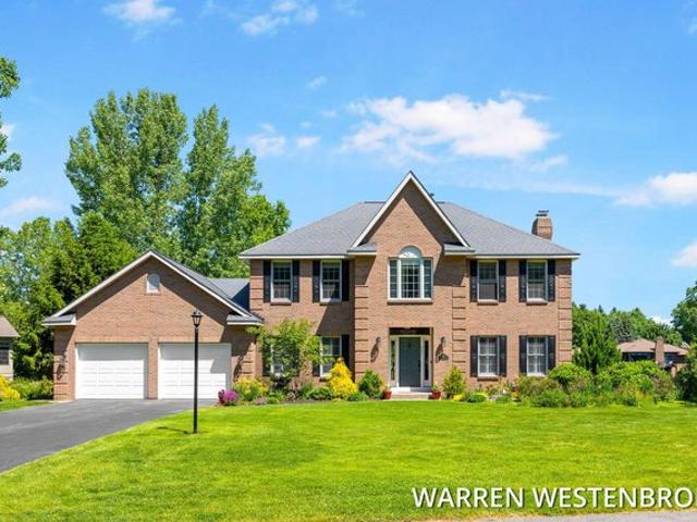 969 Meadow Ridge Dr, Holland, MI 49424