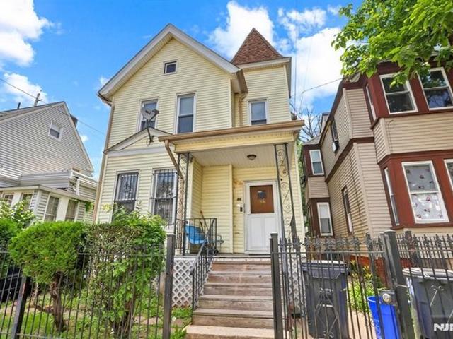 96 98 11th St, Newark, NJ 07107