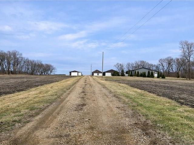 96 200th Ave, Fulda, MN 56131