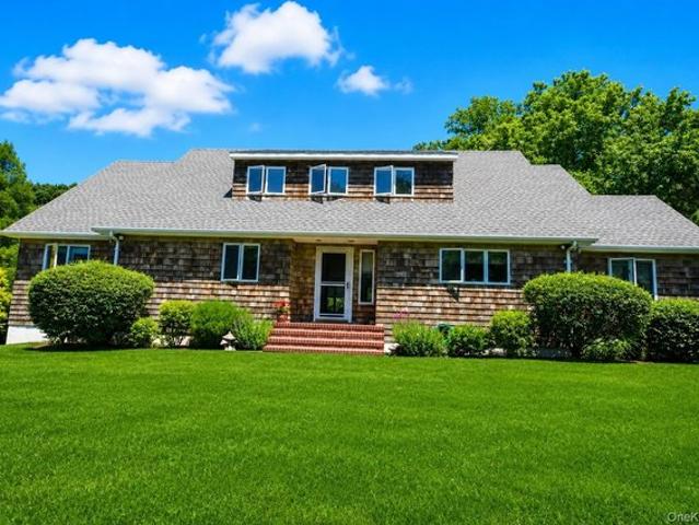 96 Tuthills Ln, Jamesport, NY 11901